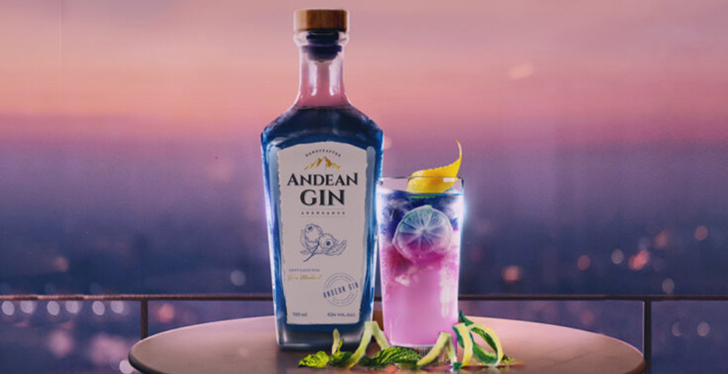 Nuevo gin peruano hecho a base de arándanos cambia de color al ...
